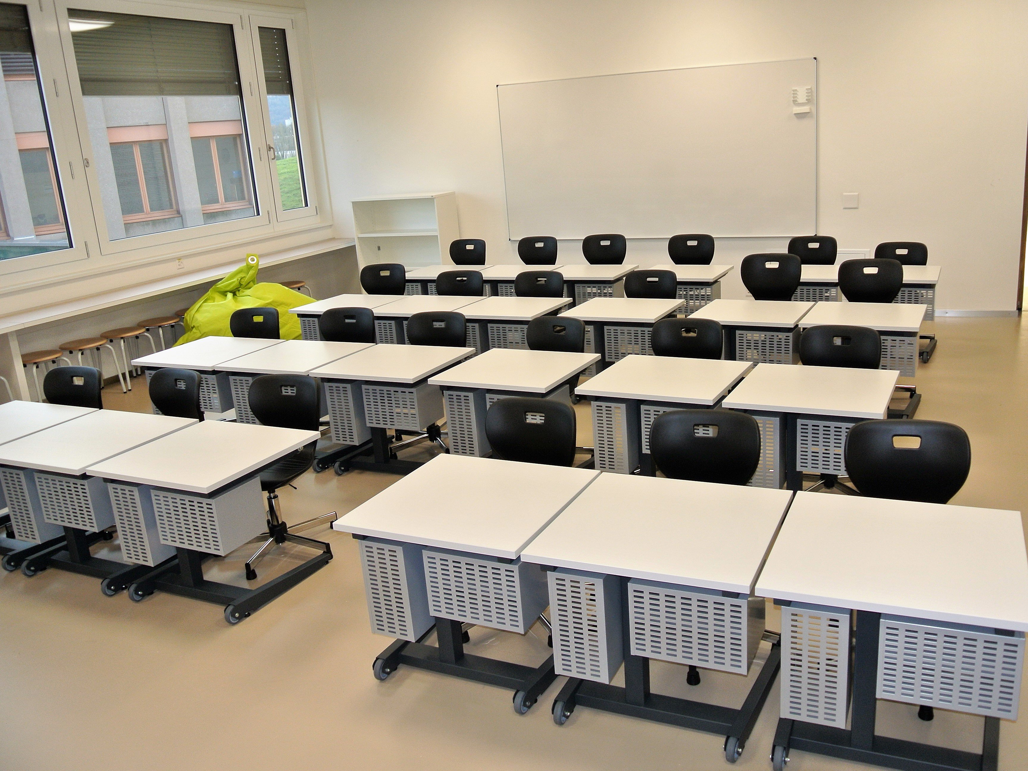 Schulmöbel für alle Alterstufen mit guter Beratung - inForm ag